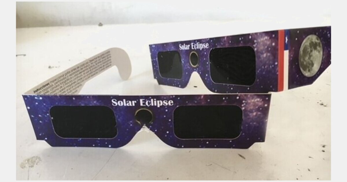 Custom Printed Solar Total Eclipse Glasses with your logo | ImprintLogo.com